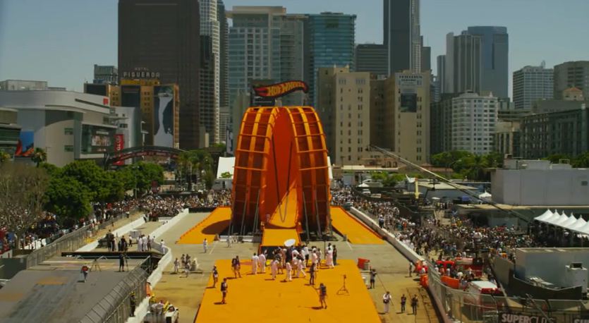 Life Size Hot Wheels Track with a 6-Story Double Loop | Videos – Motley ...